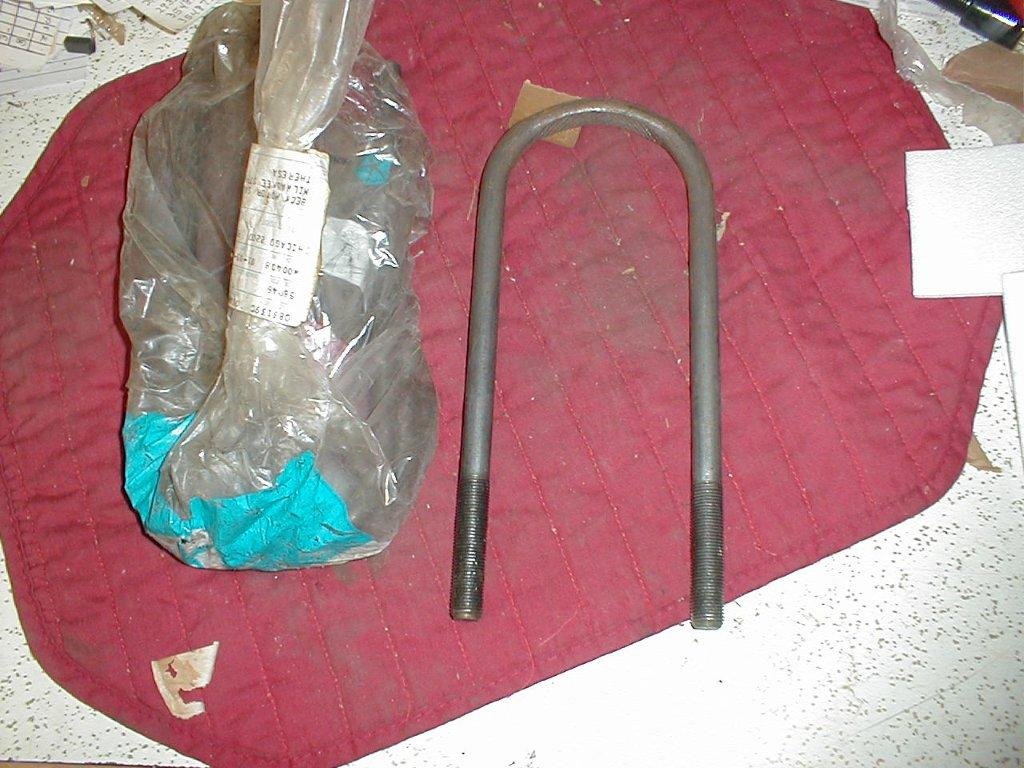 NOS Mopar leaf spring clips 1970-1 C body 8 3/4 Rear Ends