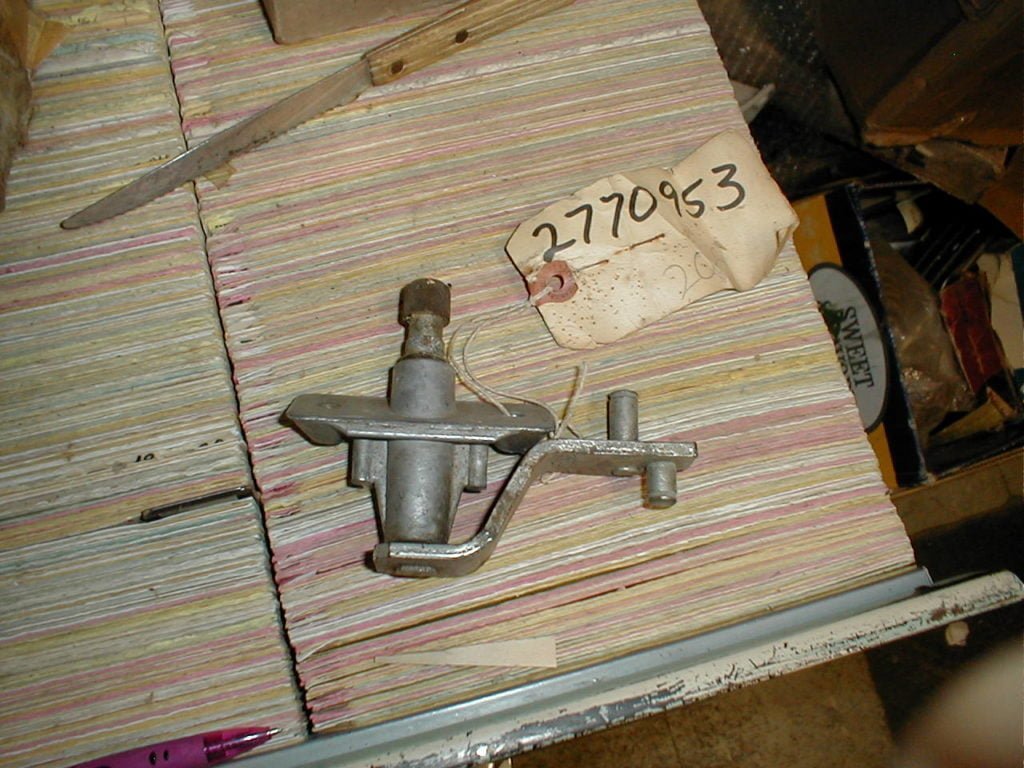 NOS Mopar Left Wiper Pivot All 1967-8 Chrysler Imperial Plymouth ...